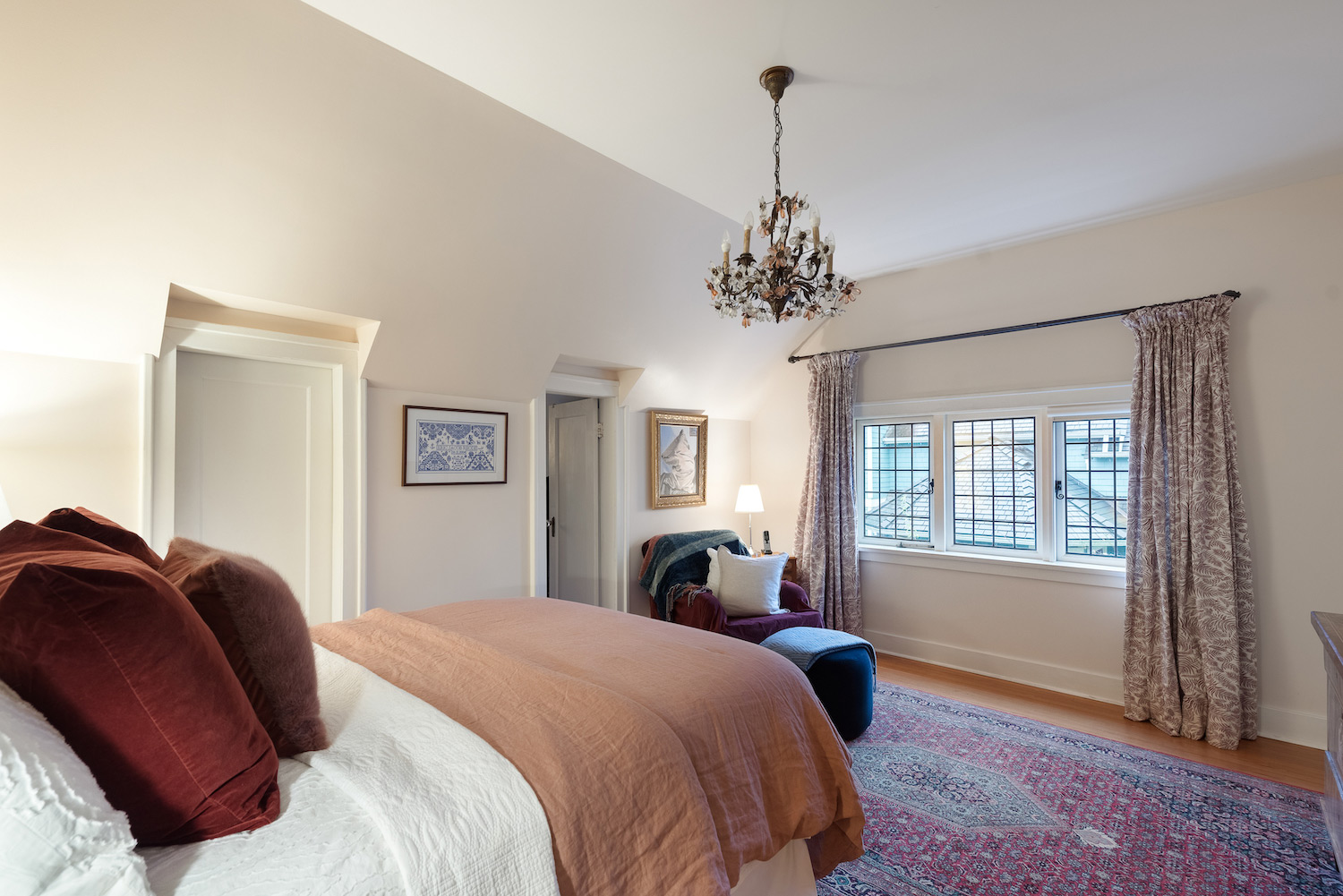 217 Fourth Avenue, New Westminster, BC – Lori Fralic – Realtor